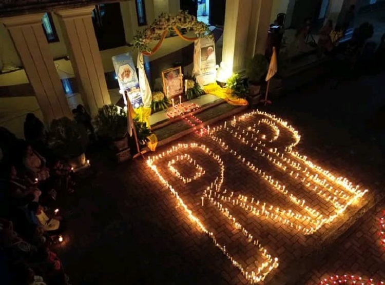 DOA SERIBU LILIN DI PAROKI KRISTUS RAJA NABIRE: PENGHORMATAN PENUH ...